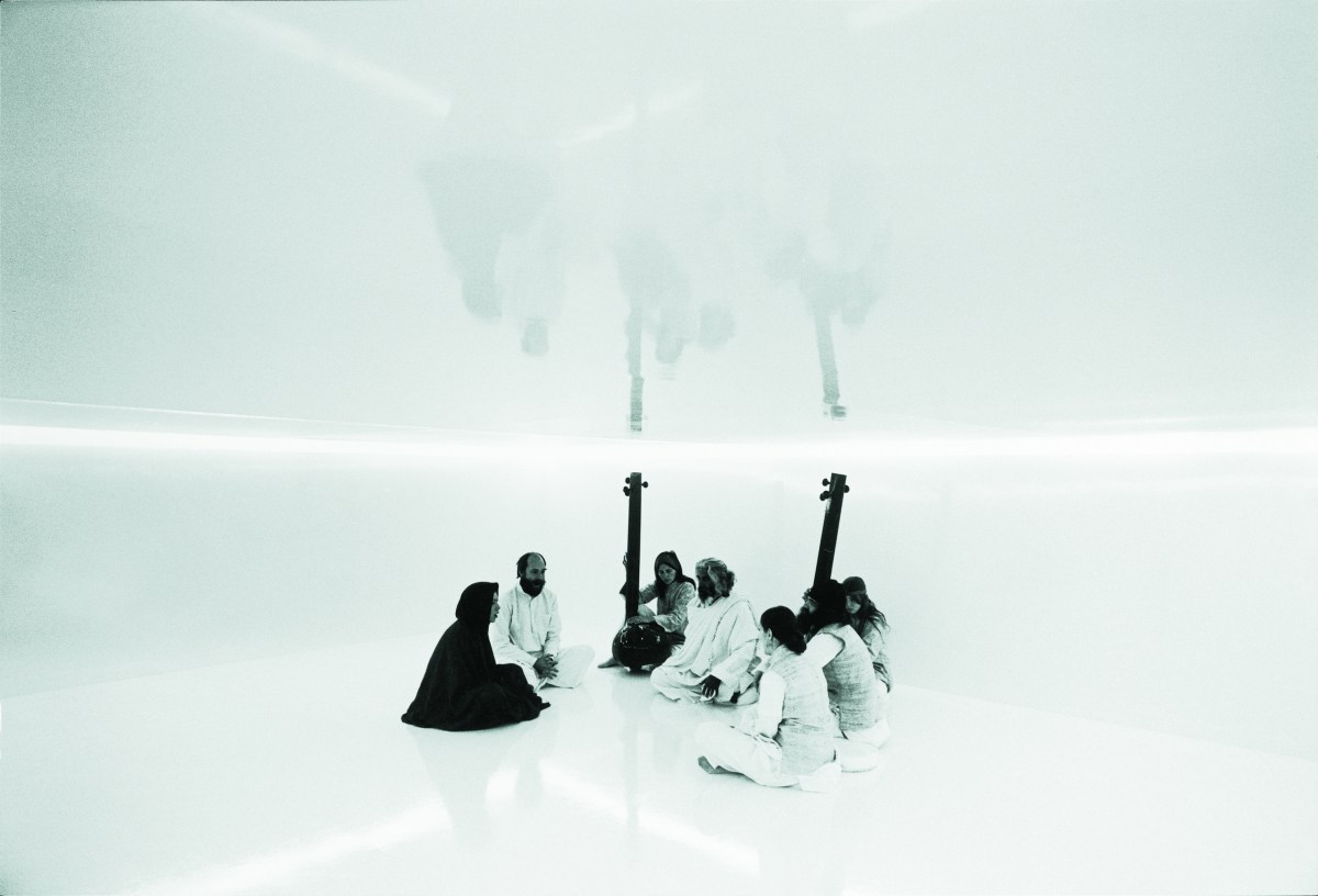 Expérimenter le Chant du Monde. L’art de Tania Mouraud. | Julie Crenn